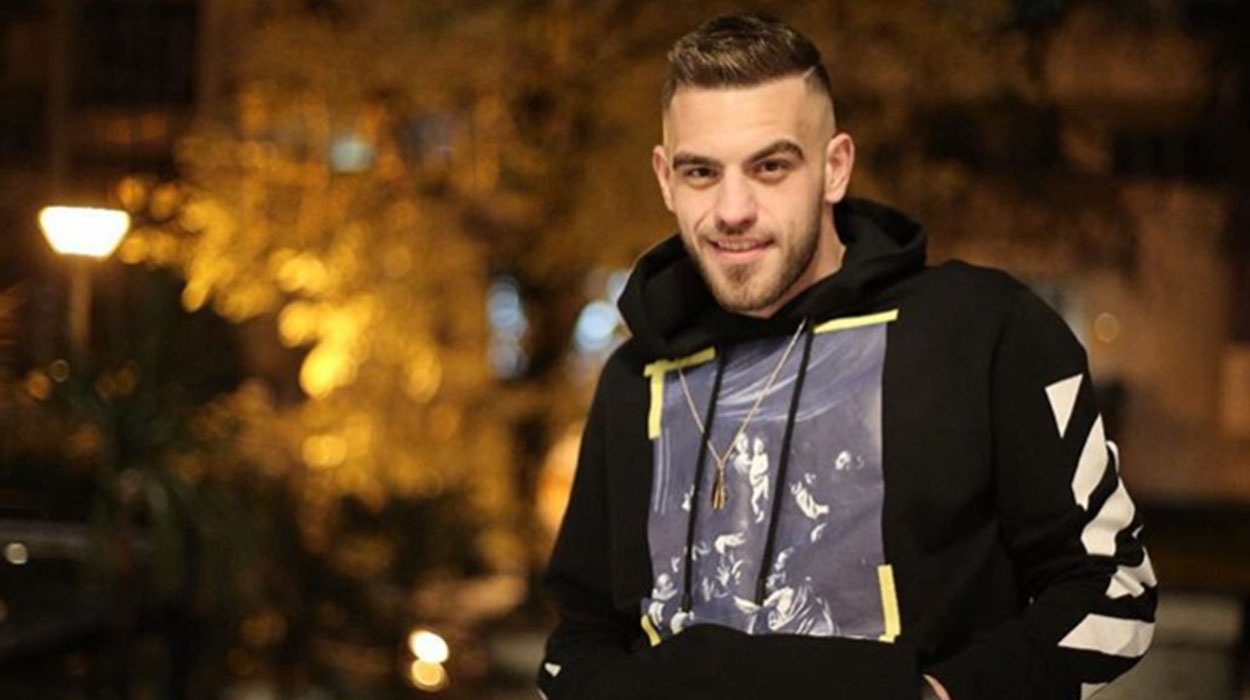 FOTO/500 euro live në Instagram, Erik Fullani i mbulon sytë me para ...